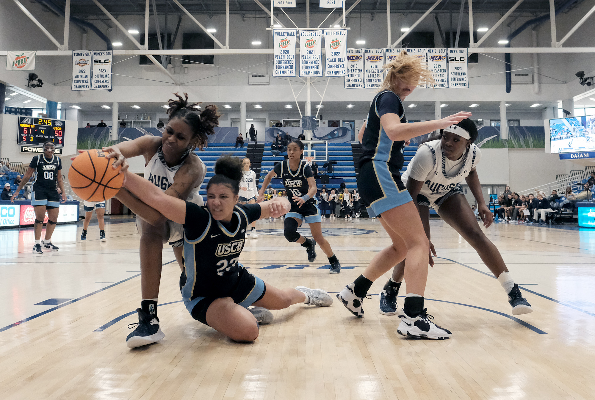 In pictures: Jags men's and women's teams end regular season on a high ...